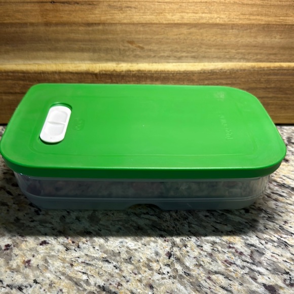 Tupperware | Kitchen | Tupperware Fridgesmart Medium | Poshmark